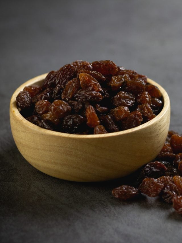 Top 7 benefits of eating soaked raisins in the morning - Tata 1mg Capsules